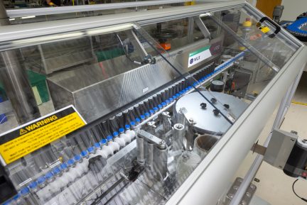 High Speed Vertical Roller In-Line Labeler & Label Applicator | Weiler